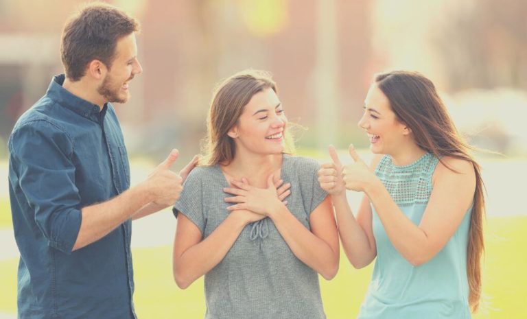 11 Genuine Ways to Respond to Compliments (with Examples) - Happier Human