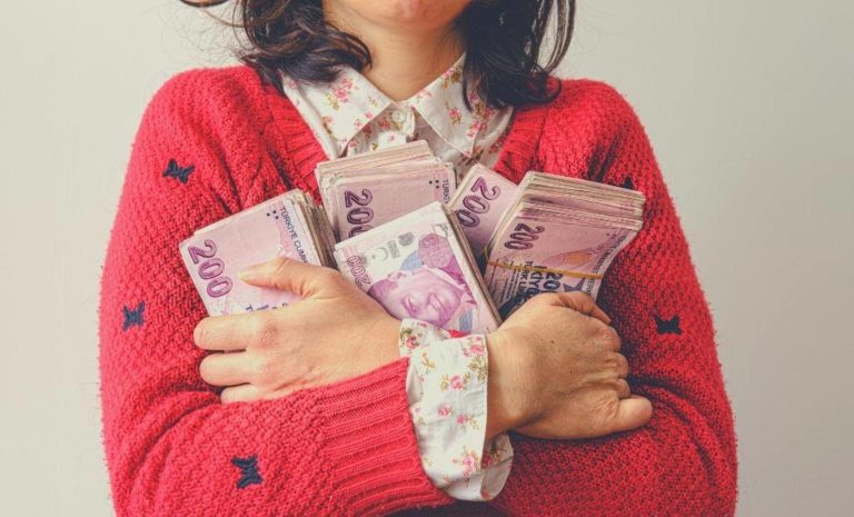 67 Selfish People Quotes to Deal with Egocentric Jerks - Happier Human