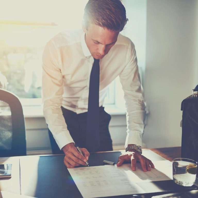 ISTJ vs. INTJ: 6 Differences Between These Personality Types - Happier ...