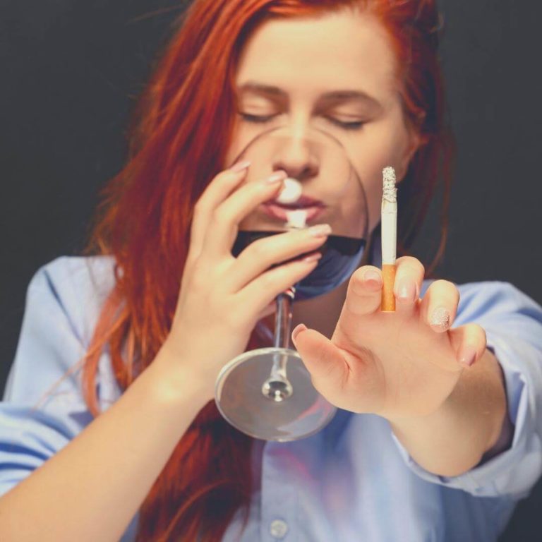 15 Signs Someone Has a Lack of Self-Awareness - Happier Human