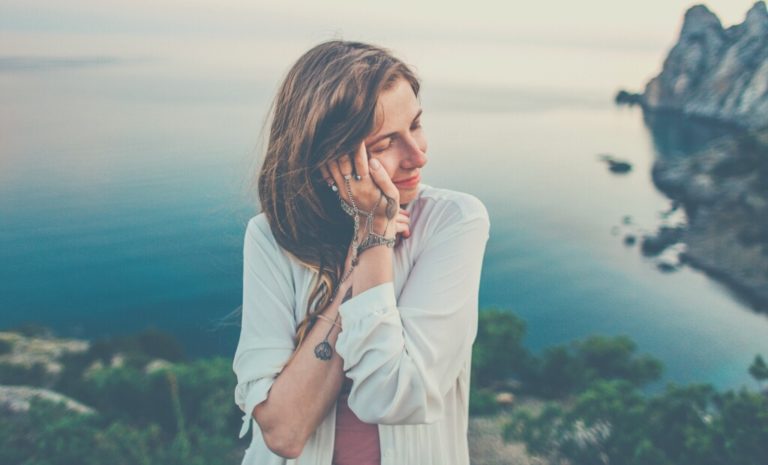 13 Common Traits of People That Like to Be Alone - Happier Human