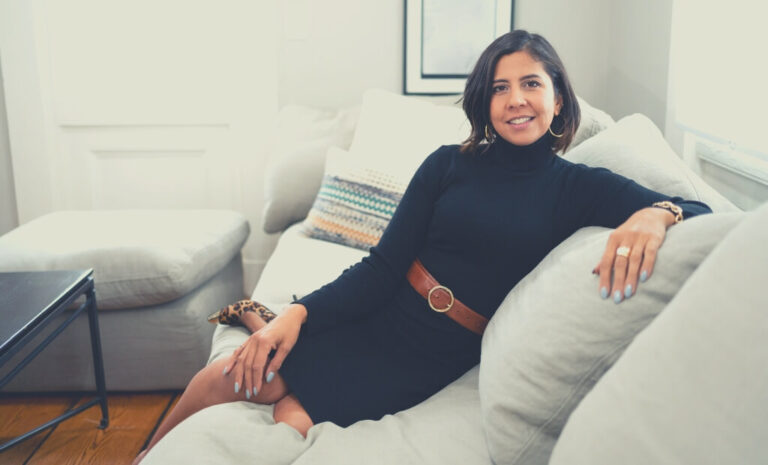 15 Sigma Female Traits & Characteristics - Happier Human