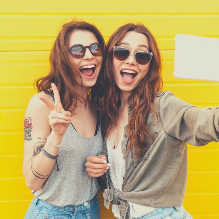 15 Signs That Someone is Your True Soul Friend - Happier Human