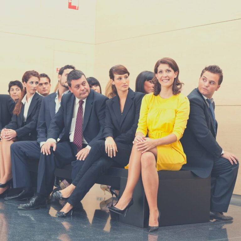 21 Traits and Characteristics of a Highly Confident Woman - Happier Human